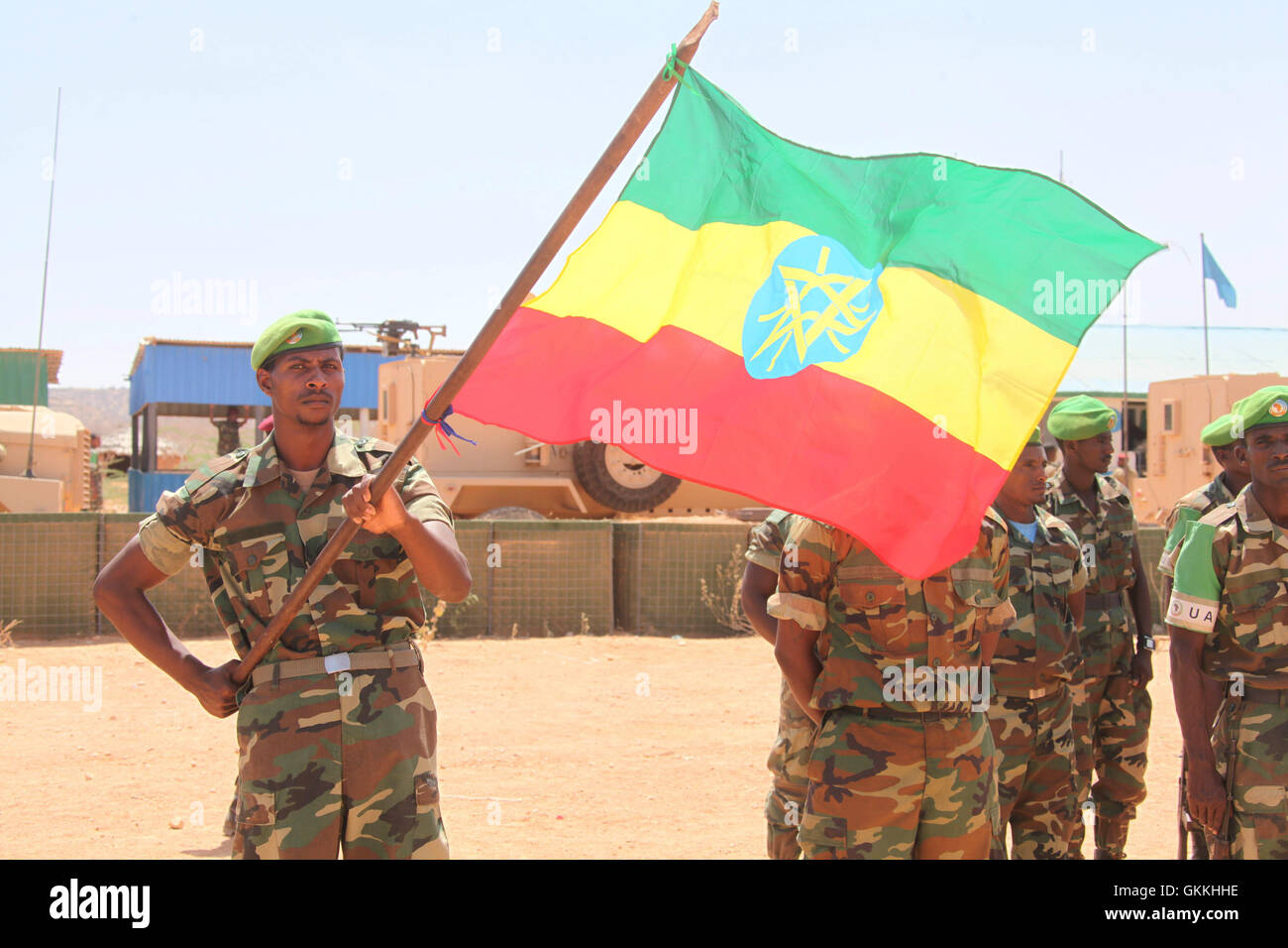 AMISOM soldiers welcome Somali President Hassan Sheikh Mohamud and ...