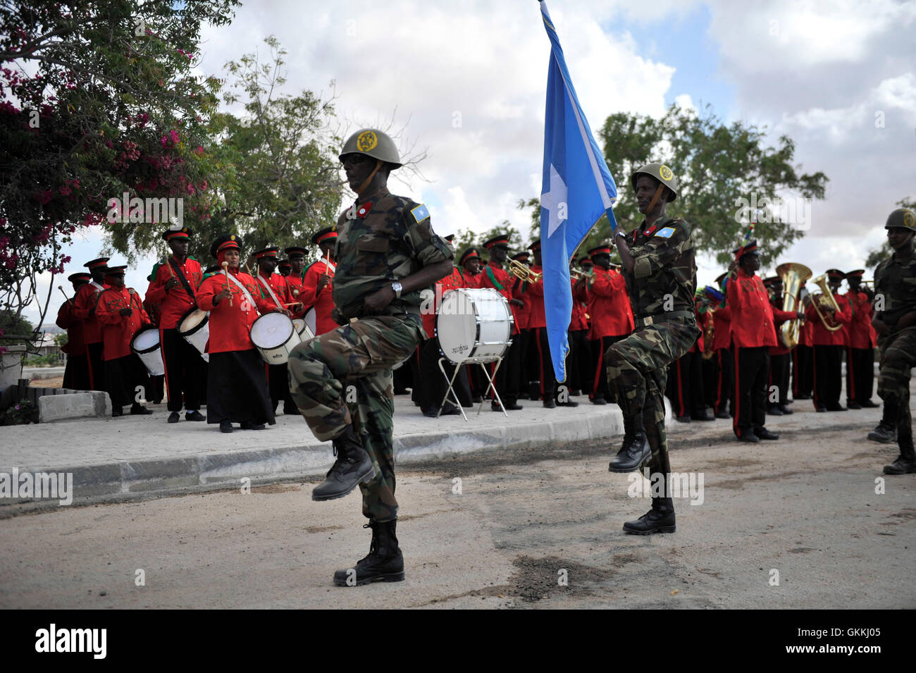 Somali national army sna soldiers hi-res stock photography and images ...