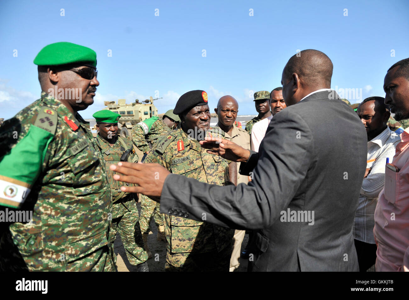 Governor Abdulkadir Mohamed Sidi of Lower Shabelle briefs Uganda's ...