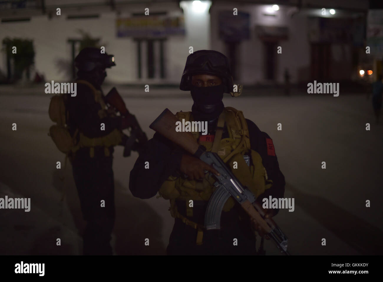 SNA soldiers team up with AMISOM police to patrol Mogadishu, Somalia ...