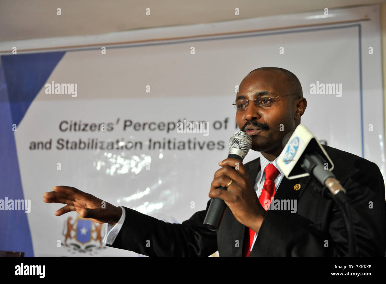 Samuel Muthoka, Director of IPSOS, presents findings on Somali citizens ...