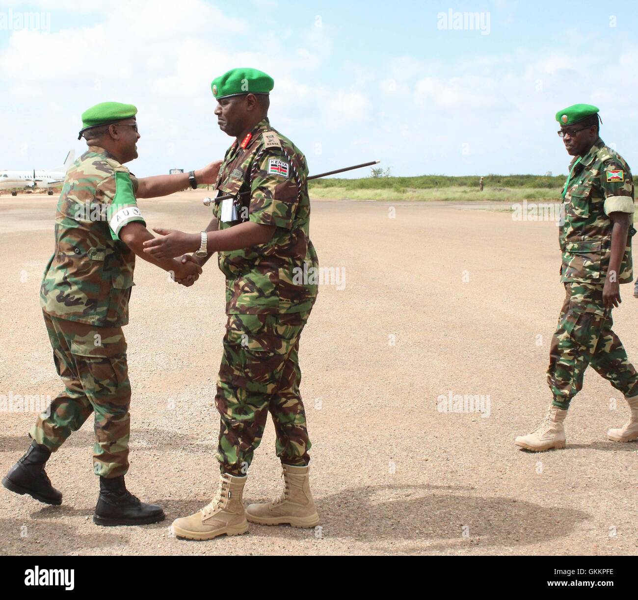 AMISOM Force Commander, Lt. Gen. Jonathan Rono, is welcomed by Sector 3 ...