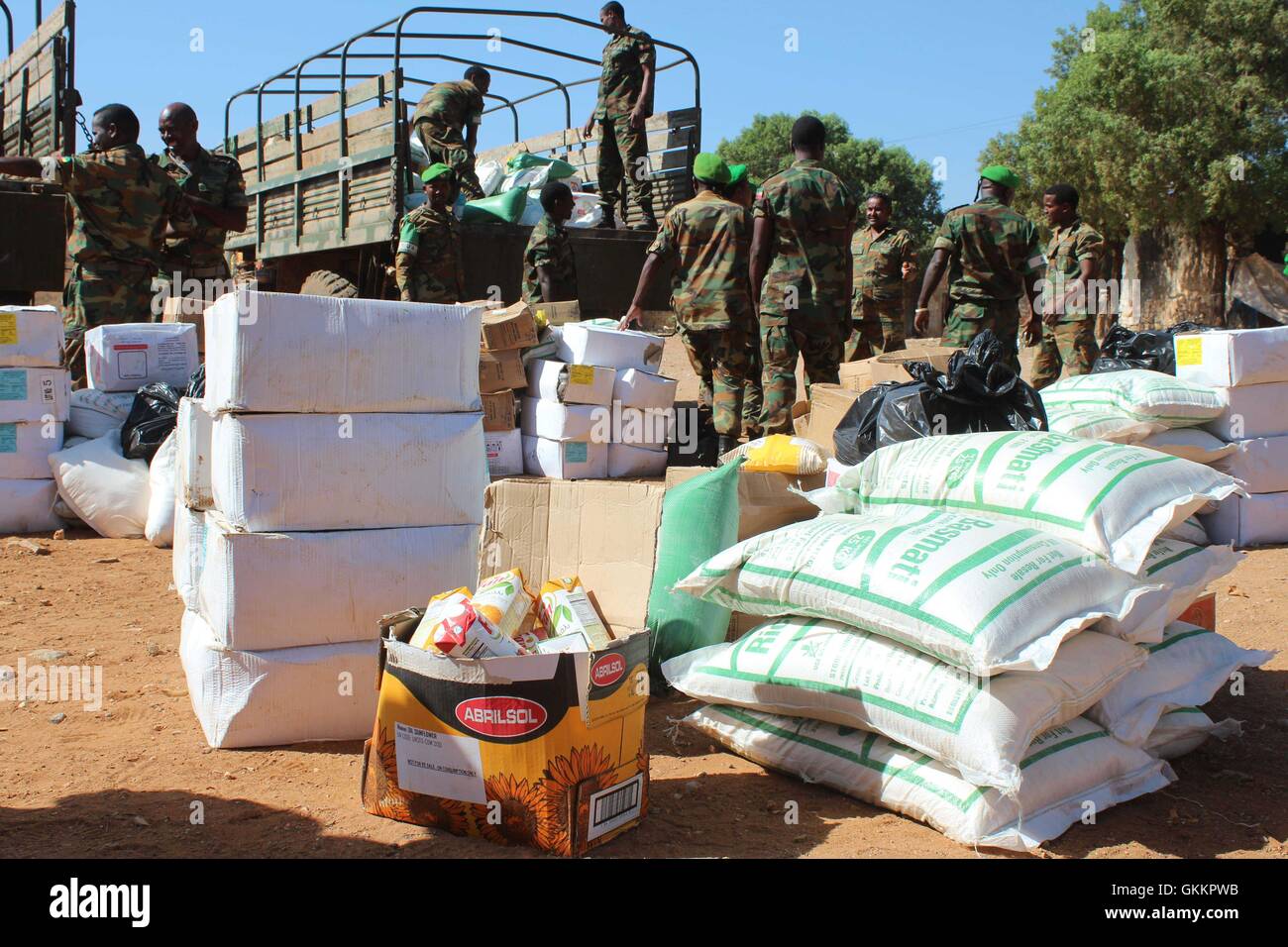On January 9, 2016, Ethiopian AMISOM troops offloaded food items from a ...