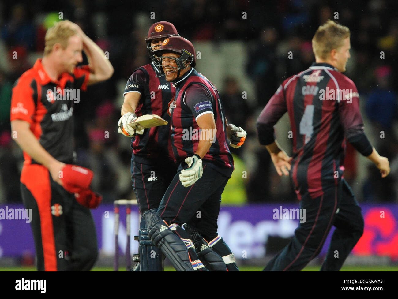 Northamptonshire Steelbacks' Rob Keogh celebrates with Rory Kleinveldt ...