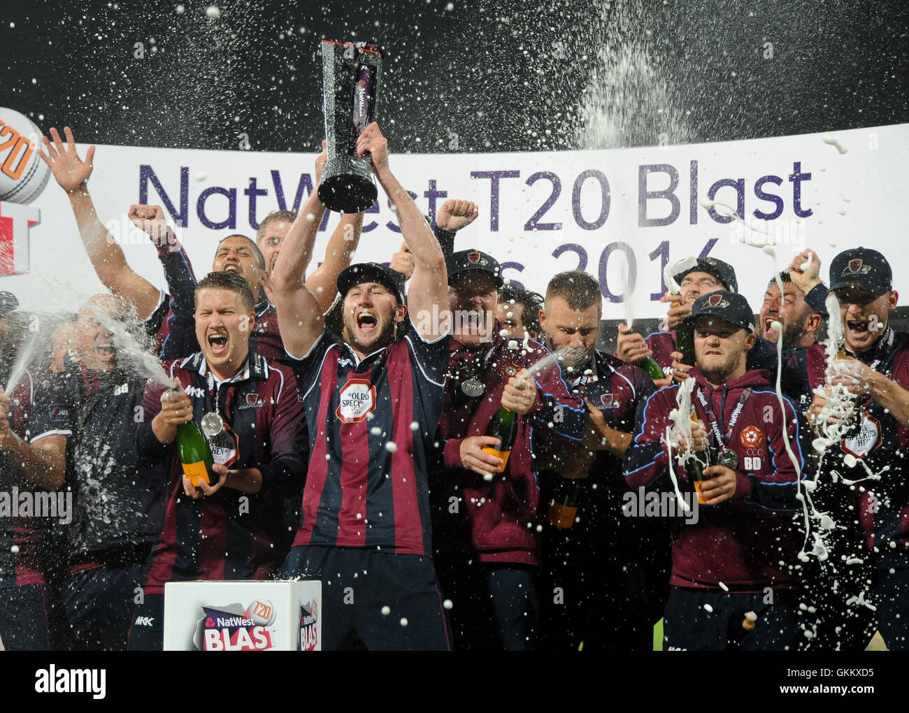Northamptonshire Steelbacks players celebrate with the trophy after ...