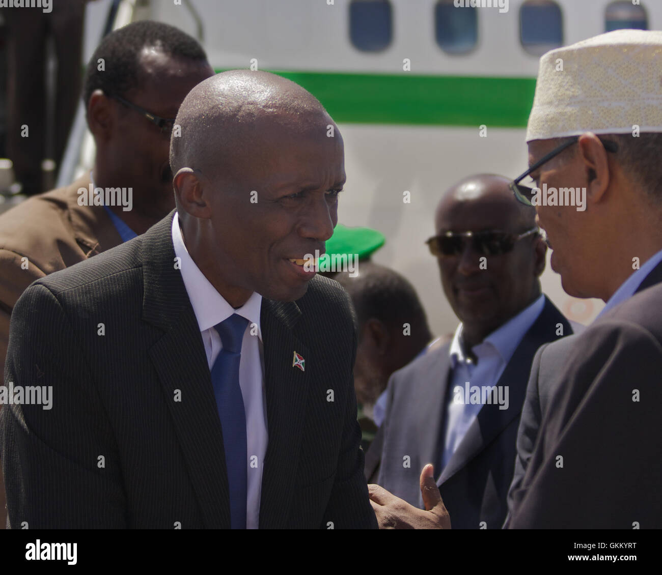 Arrival of Minister of Dfence at Mogadishu Airport. Greeted by Somali ...