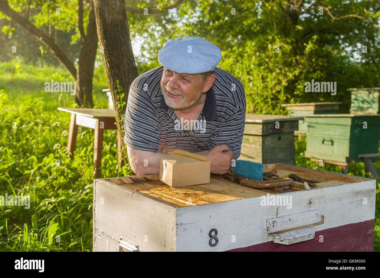 Smiling elderly man hi-res stock photography and images - Alamy