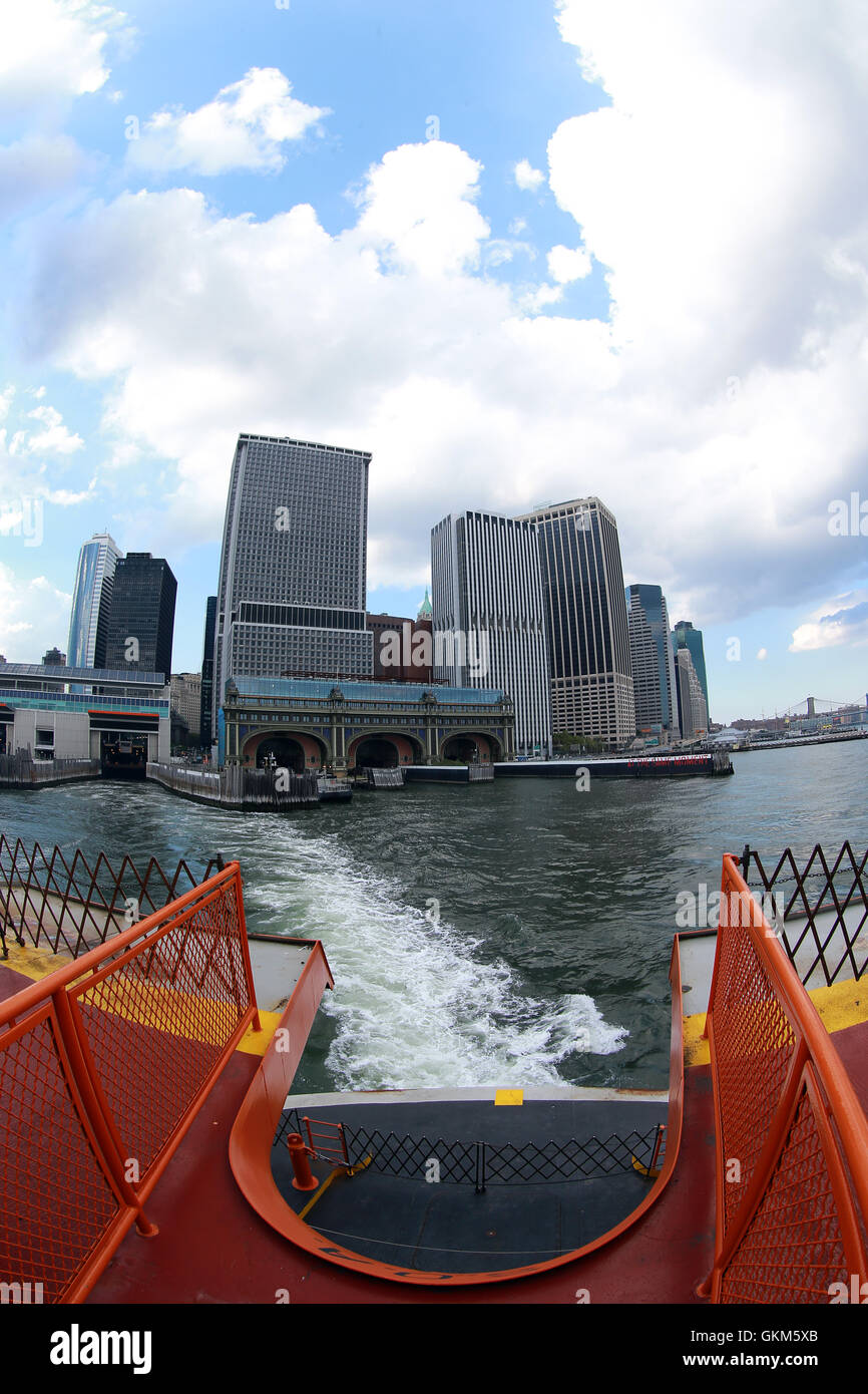 A view of New York City from the Staten Island Ferry Stock Photo - Alamy