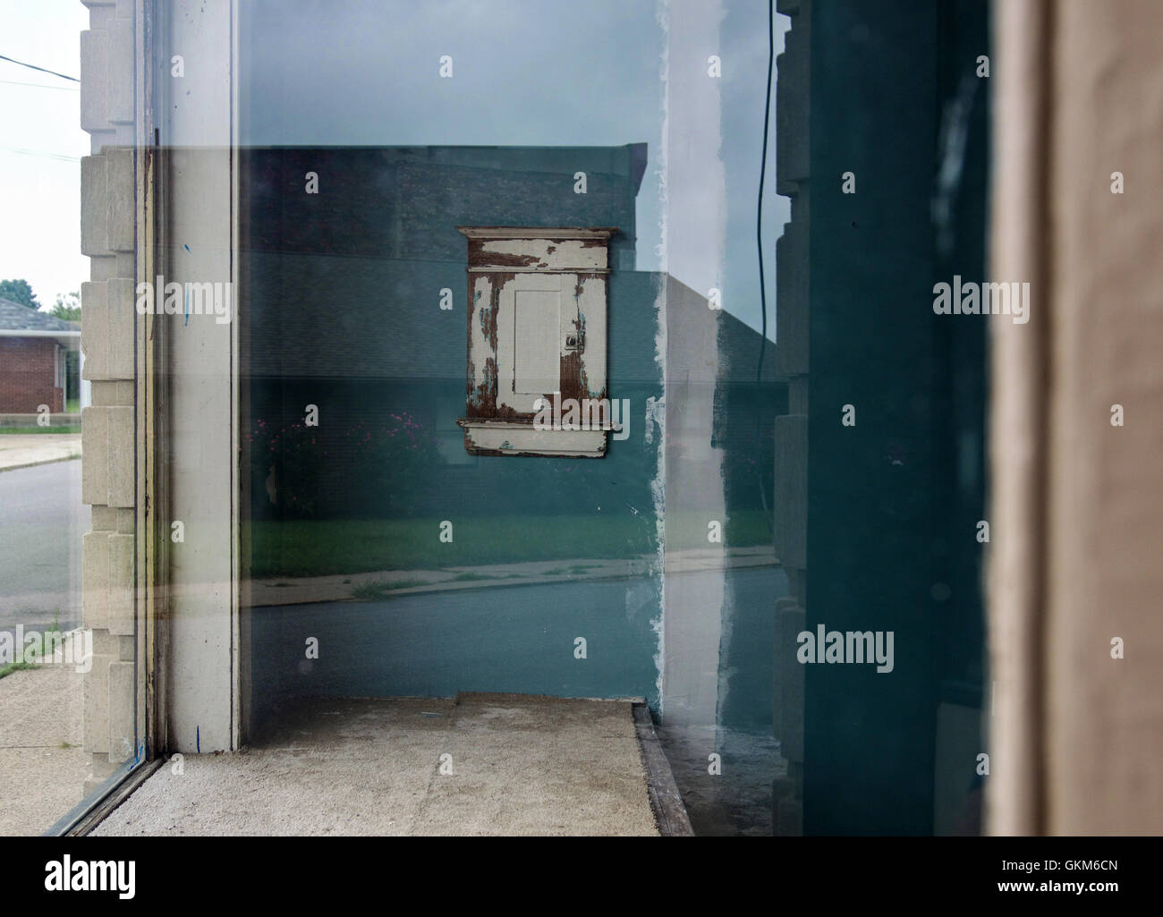 Empty Shop Front Window High Resolution Stock Photography and Images ...