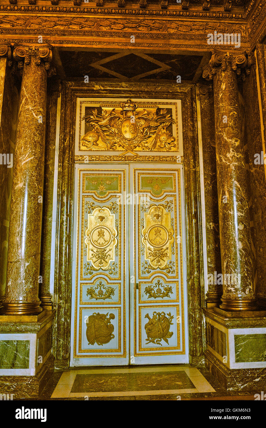 a monumental gate of the castle of Versailles Stock Photo - Alamy