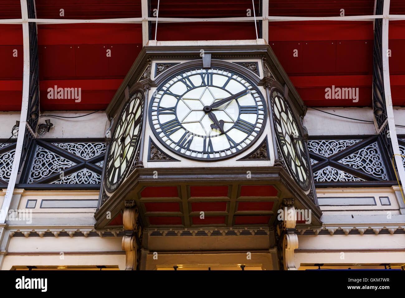 antique clock at the Kings Cross station in London, UK Stock Photo - Alamy