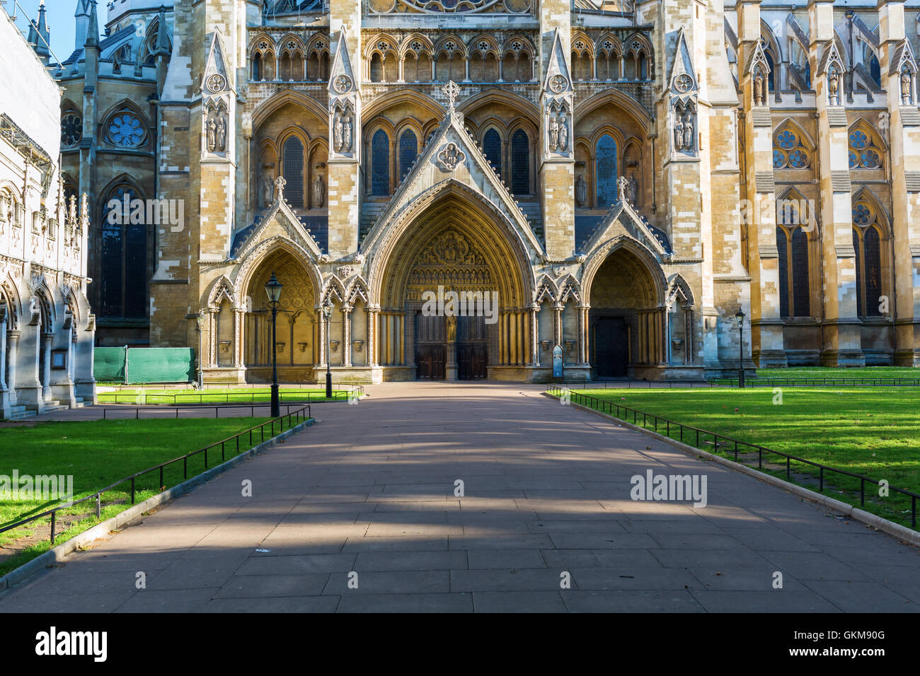 North entrance westminster abbey hi-res stock photography and images ...