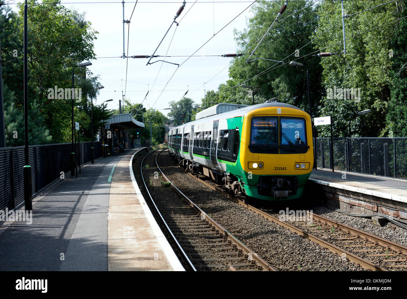 Chester railway station hi-res stock photography and images - Alamy
