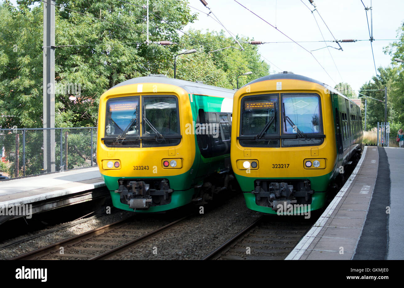 Sutton railway station hi-res stock photography and images - Alamy