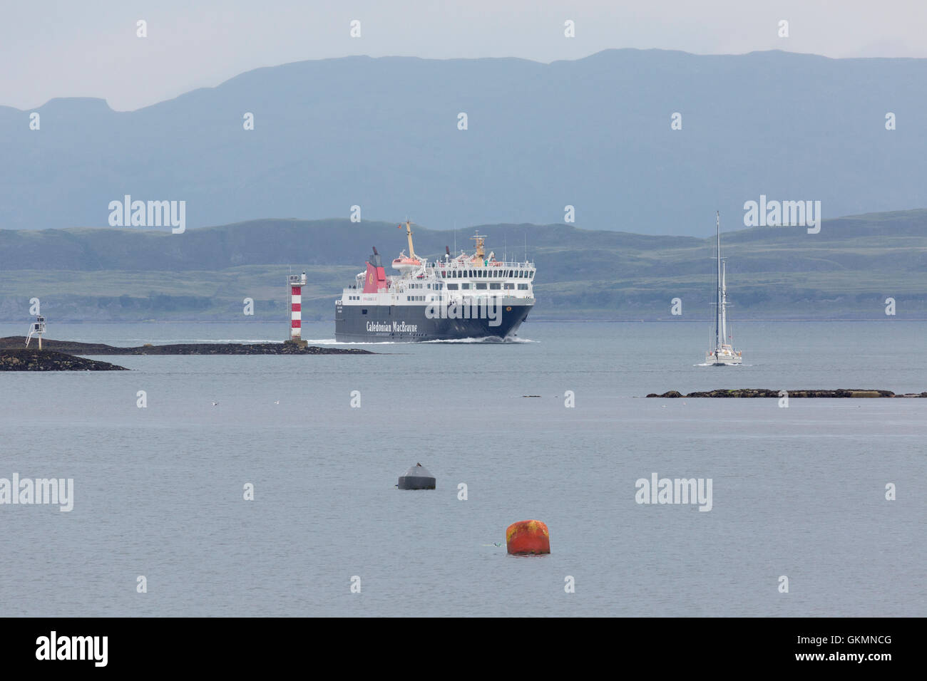 Oban tiree ferry hi-res stock photography and images - Alamy