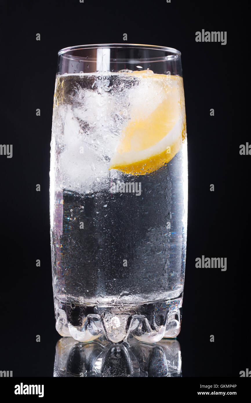 Mineral water with lemon Stock Photo - Alamy