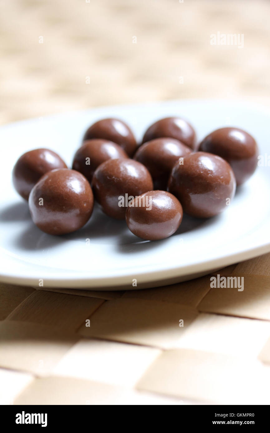 Close up white chocolate hi-res stock photography and images - Alamy