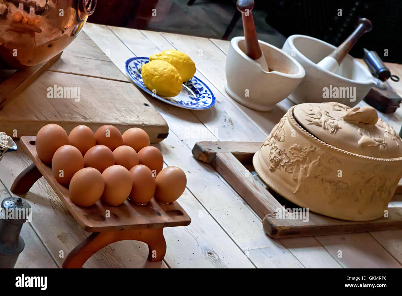 Old manor house kitchen and food Stock Photo - Alamy
