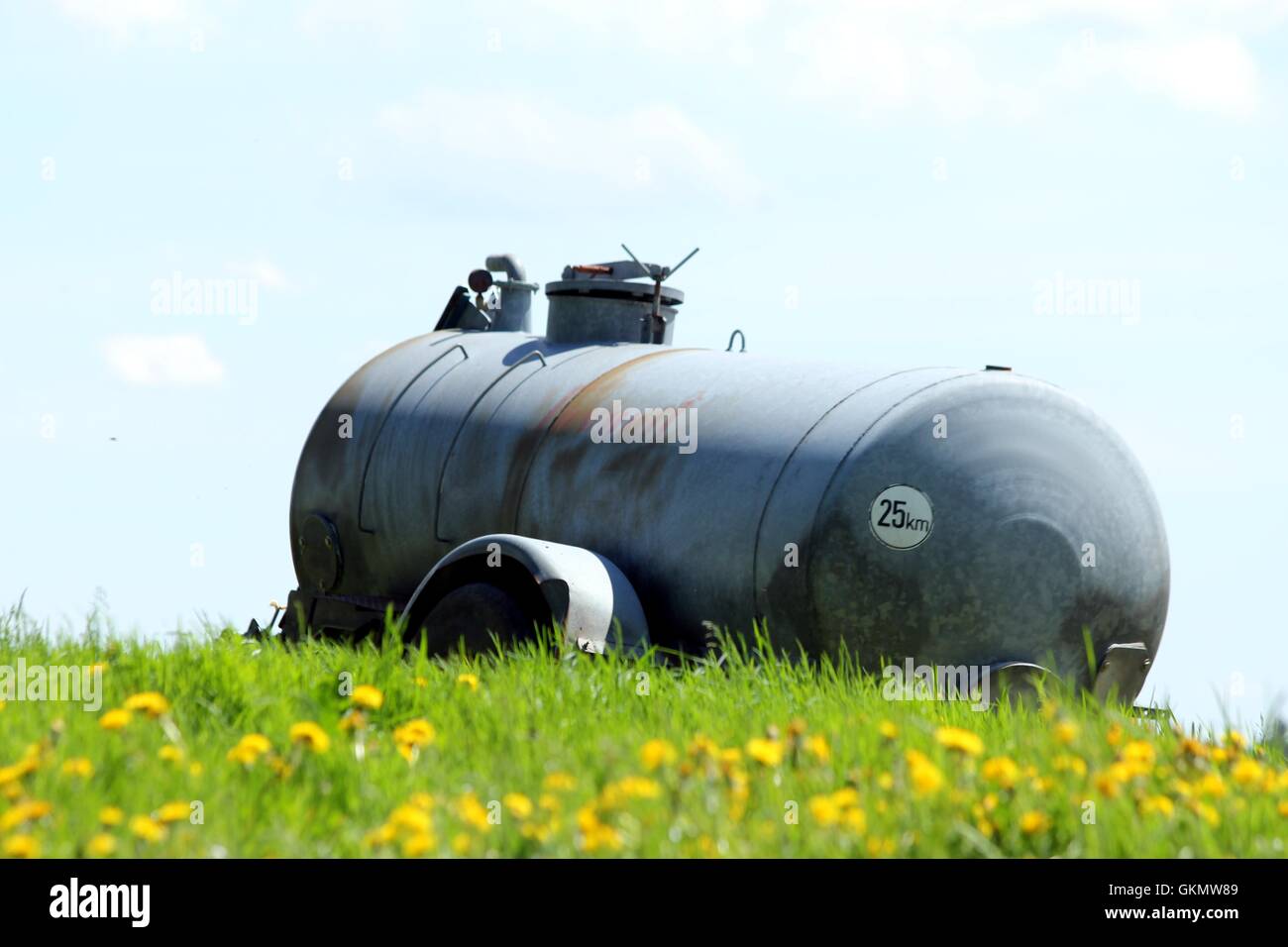 Farming trailer hi-res stock photography and images - Alamy