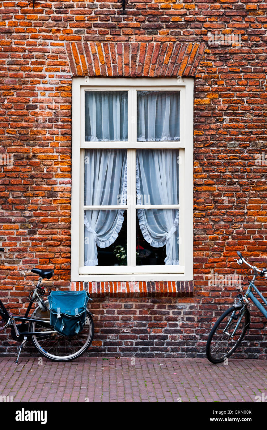 Old dutch brick facade hi-res stock photography and images - Alamy