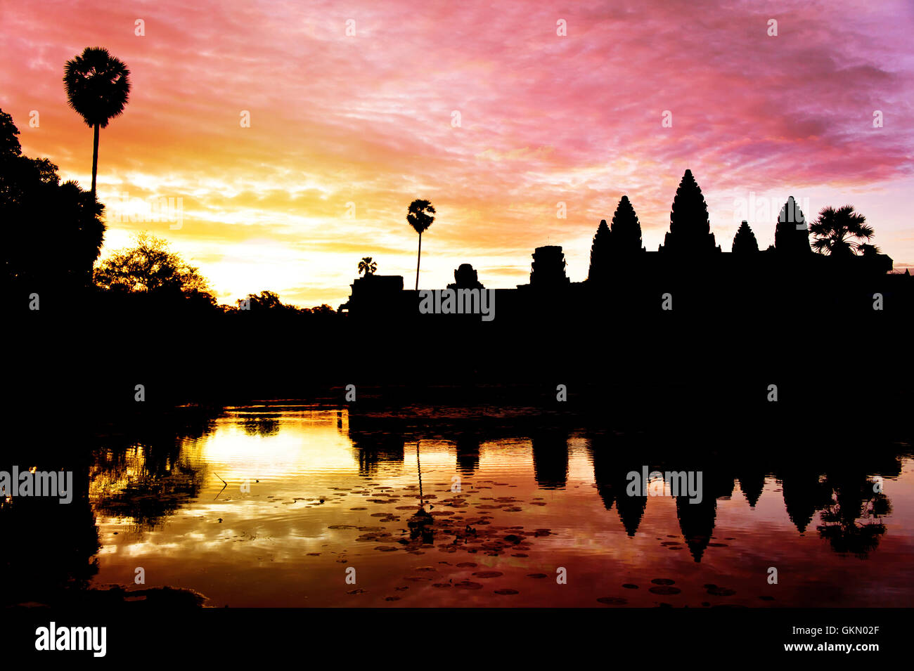 Angkor dynasty hi-res stock photography and images - Alamy