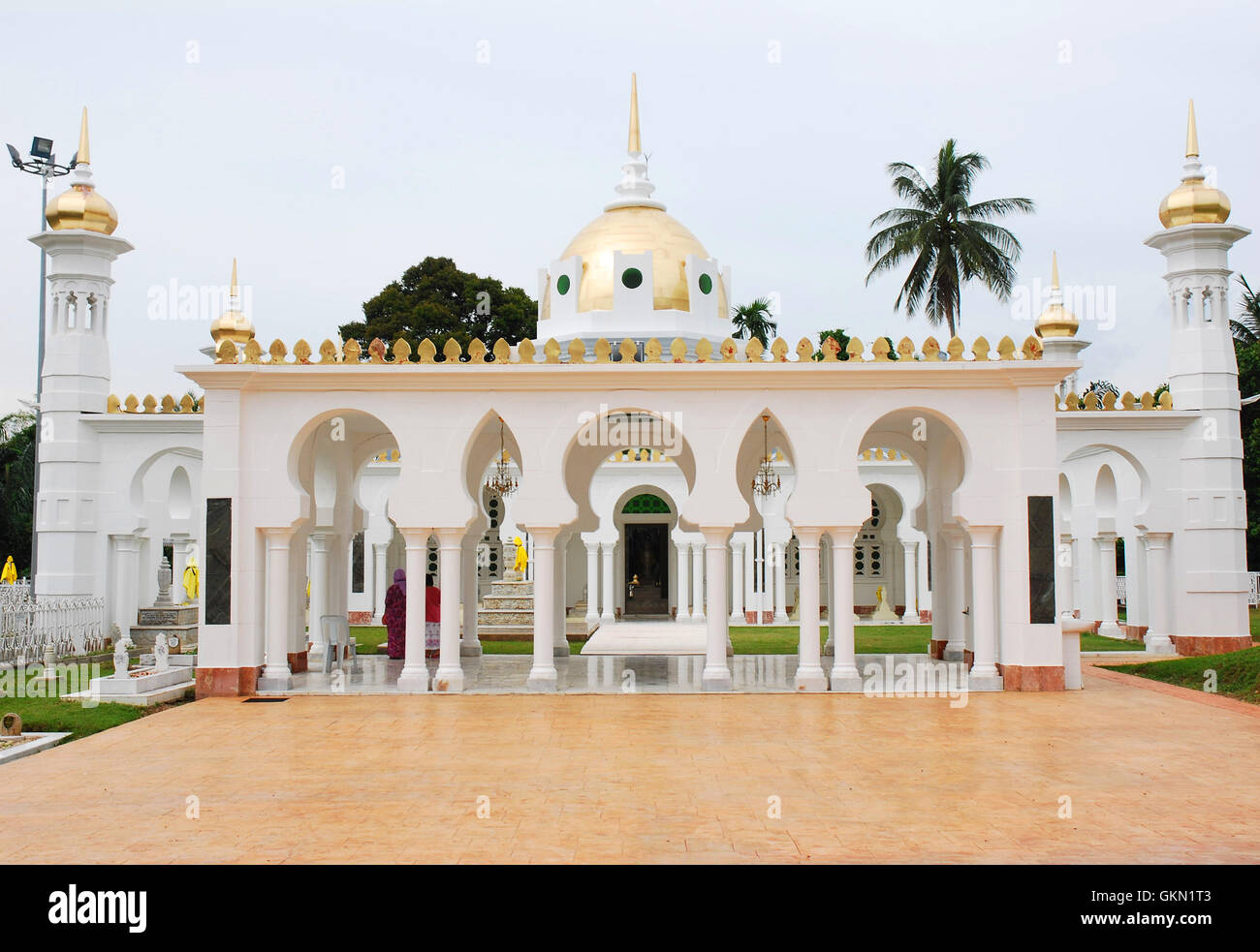 Mosque form hi-res stock photography and images - Alamy