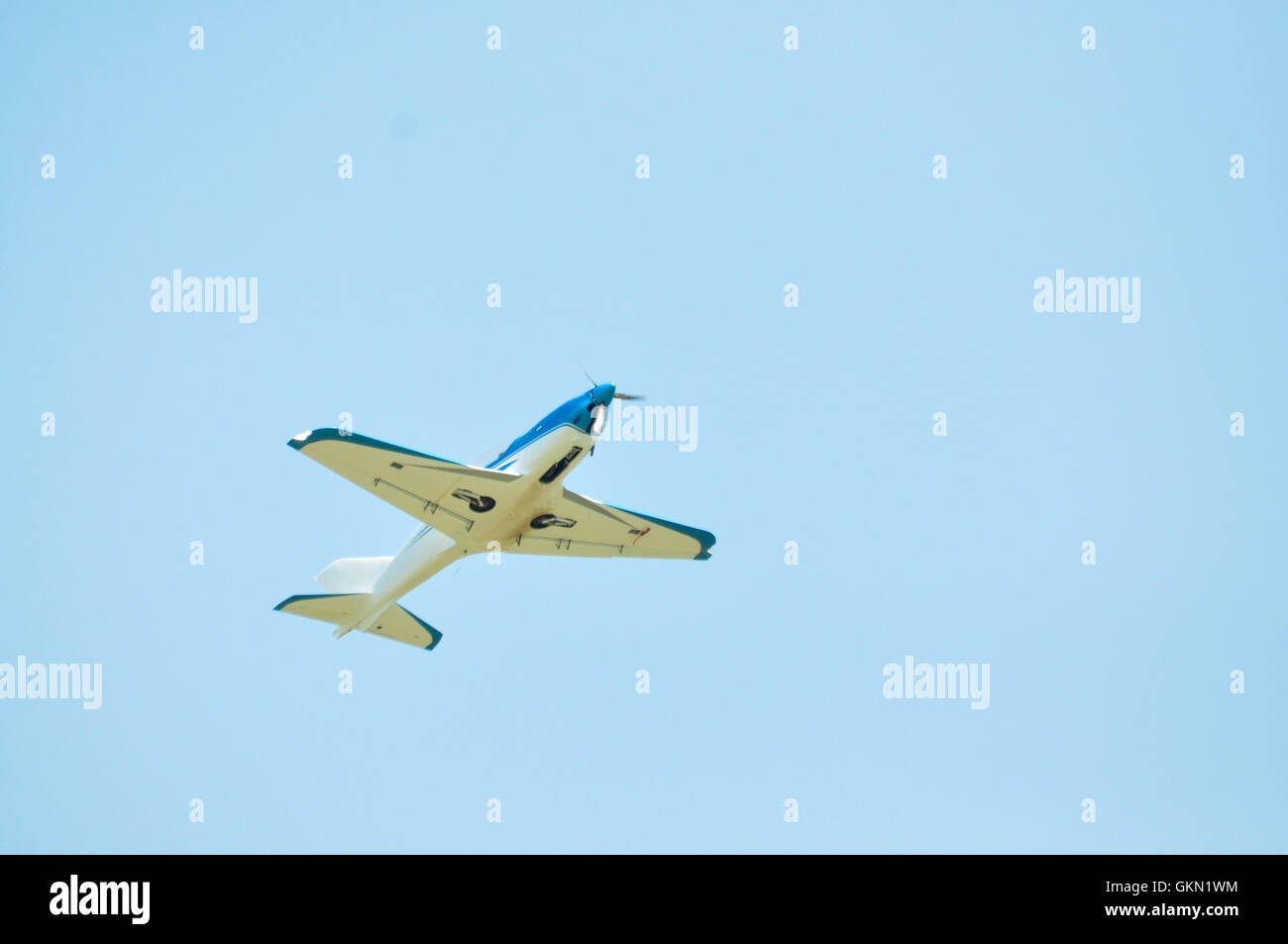 Airplane sky side view hi-res stock photography and images - Alamy