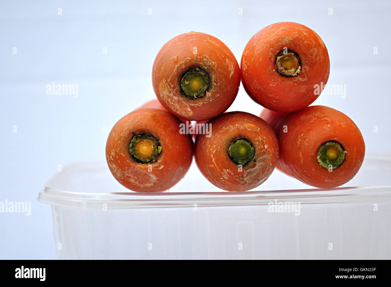 carrots on row Stock Photo - Alamy