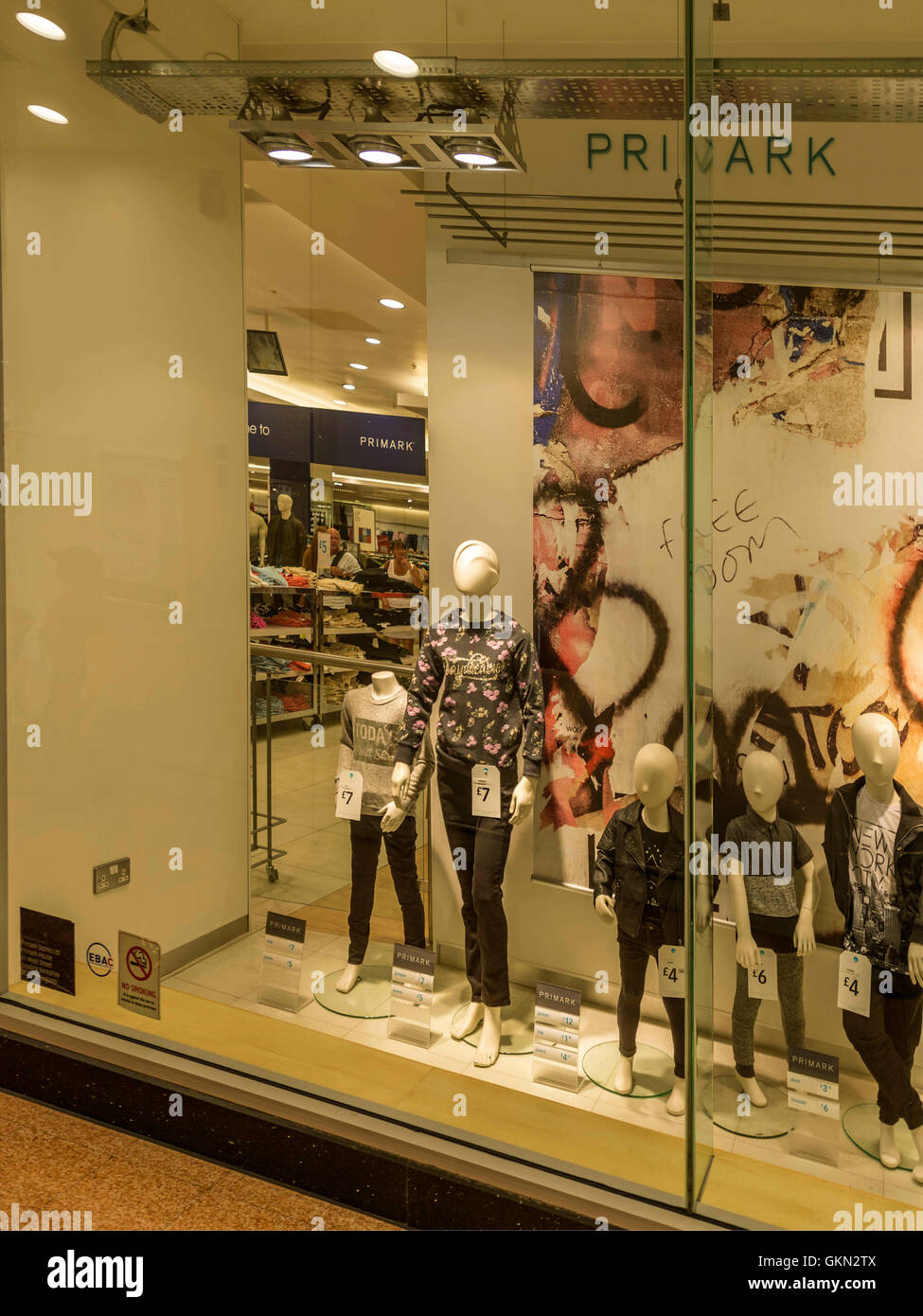 Primark outlet hi-res stock photography and images - Alamy
