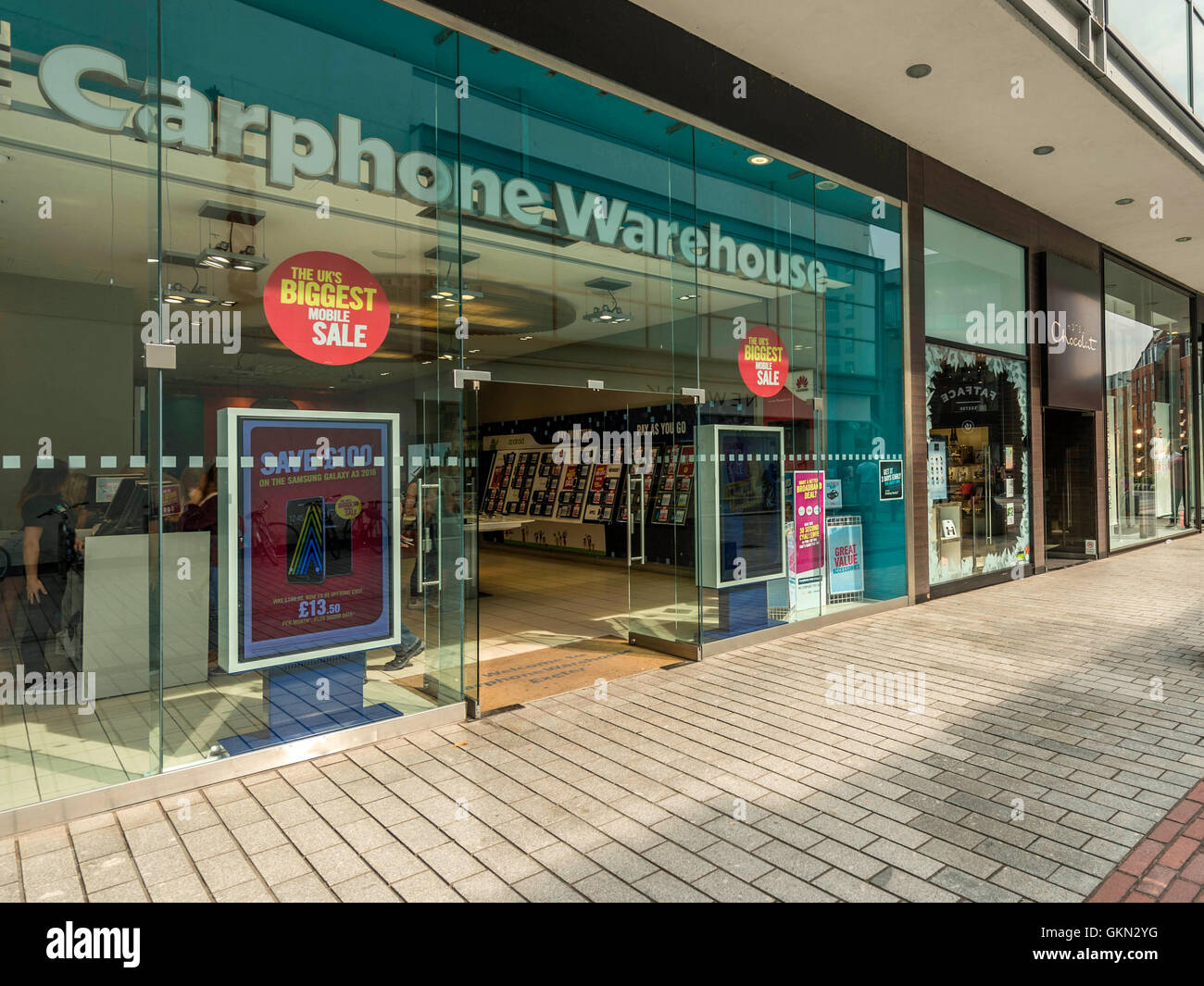 Shopping spree electrical goods hi-res stock photography and images - Alamy