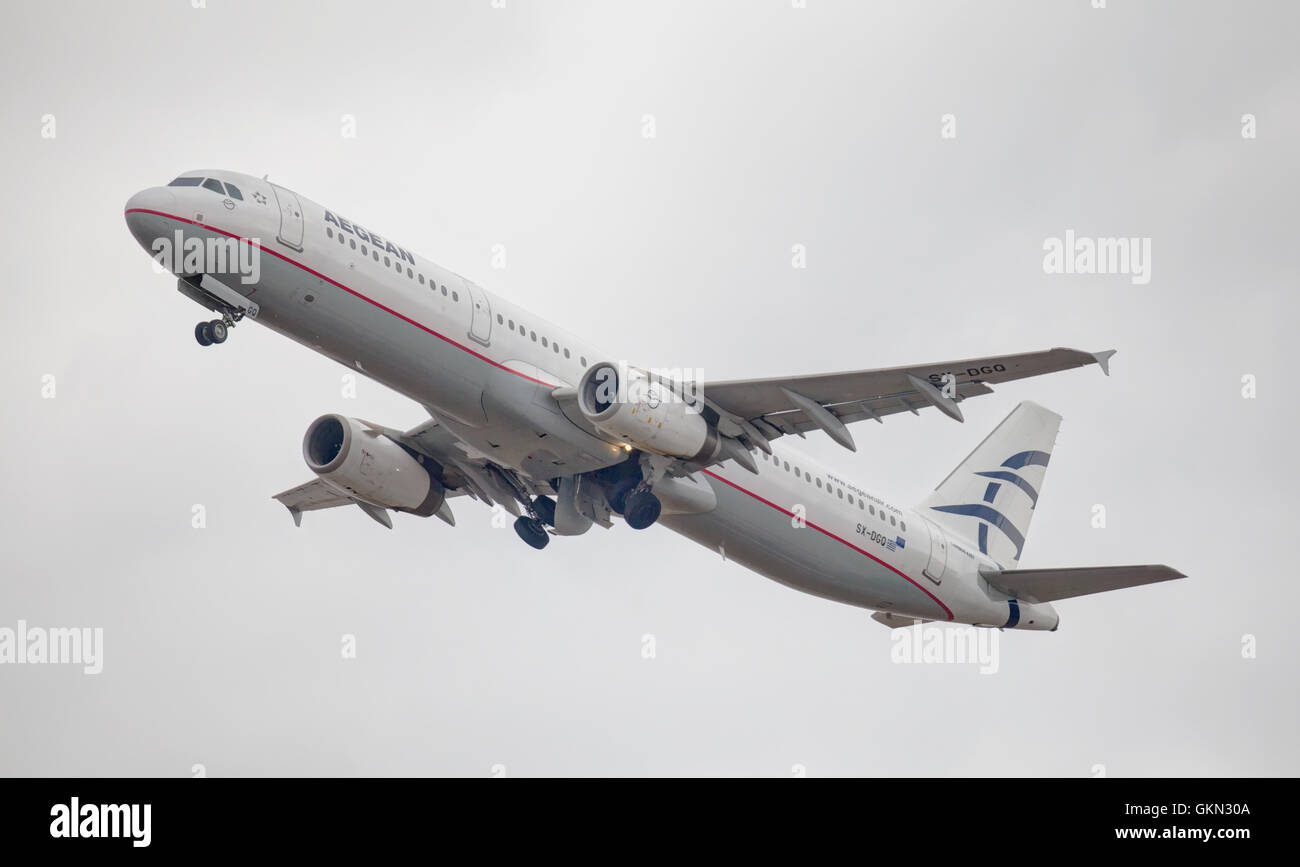 Aegean airlines a321 airliner hi-res stock photography and images - Alamy