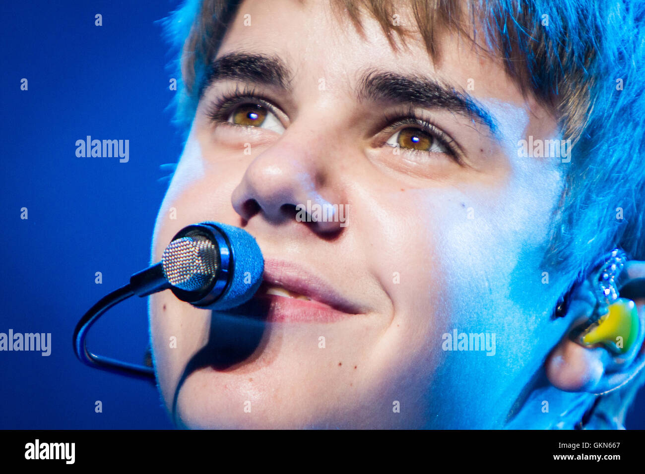 Justin bieber concert stage hi-res stock photography and images - Alamy