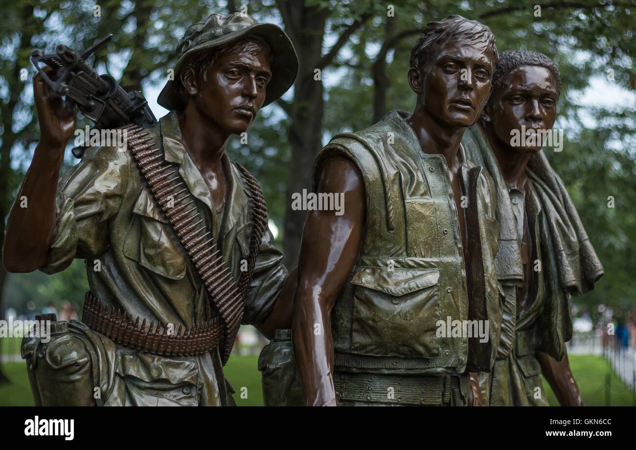 Three soldiers statue vietnam veterans hi-res stock photography and ...
