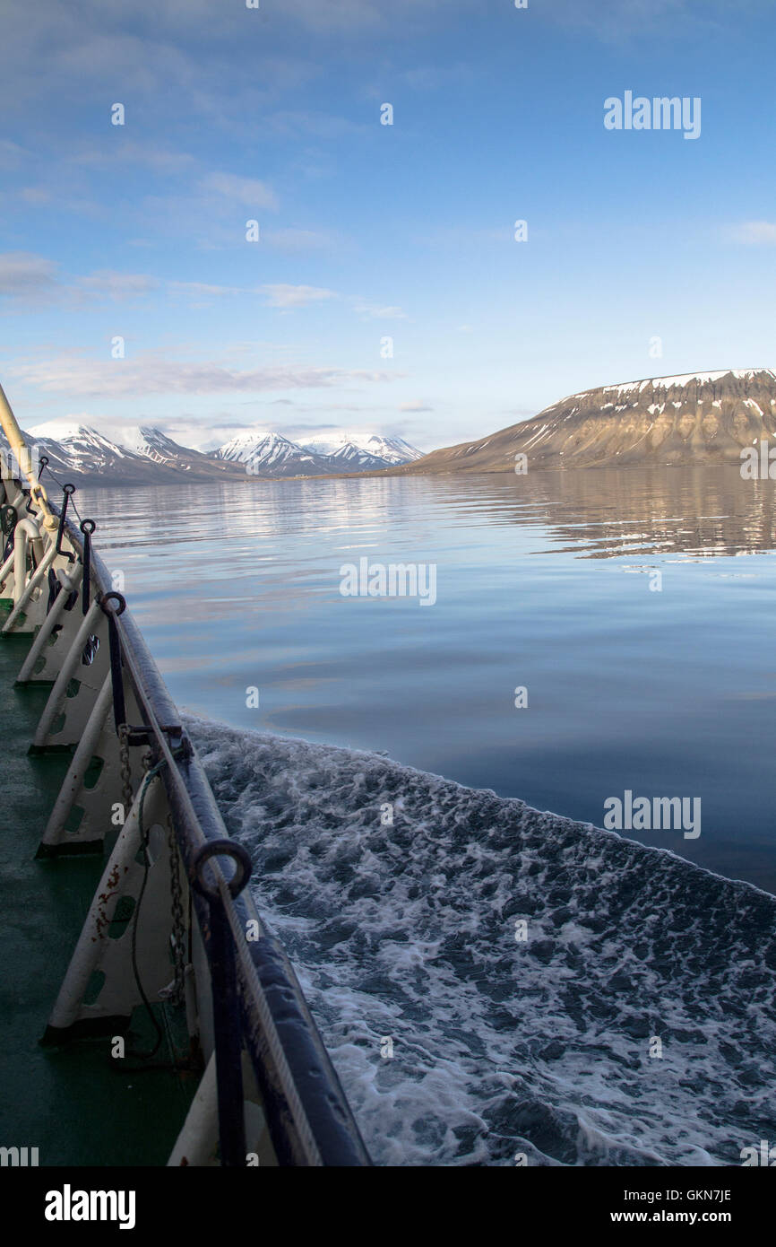 Arctic journeys hi-res stock photography and images - Alamy