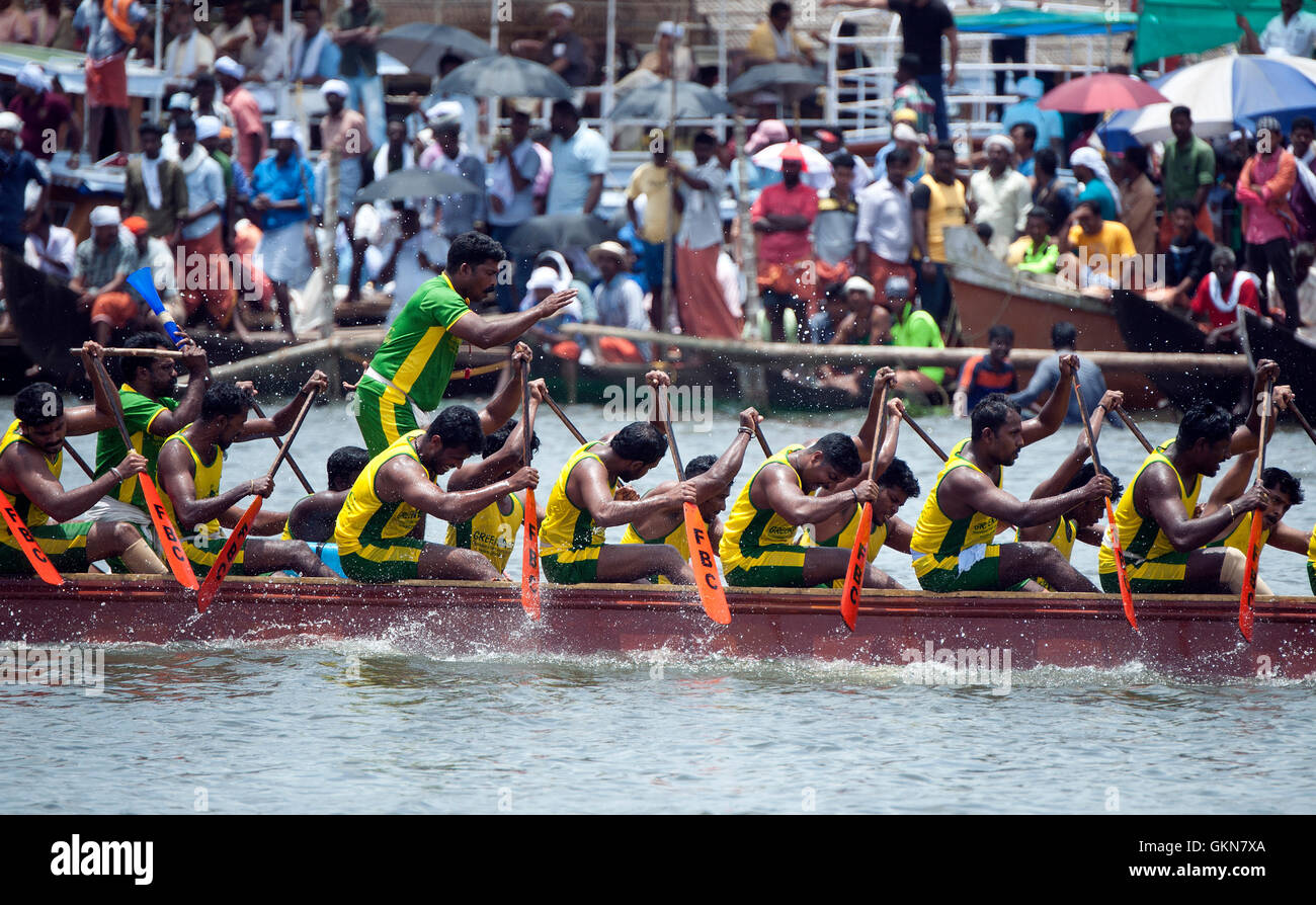 Keral boat hi-res stock photography and images - Alamy