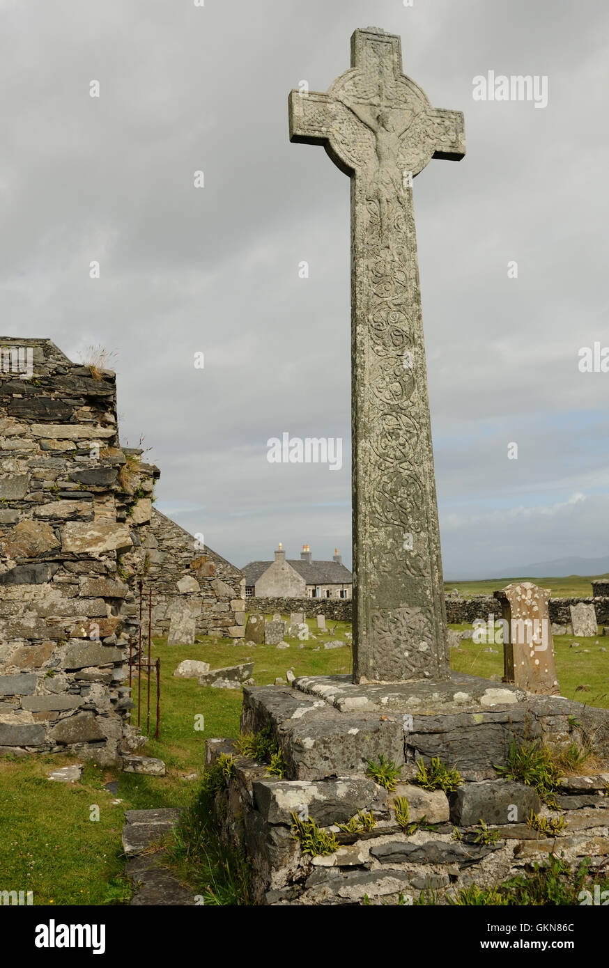 The Great Cross in Oronsay Priory This medieval Celtic stone cross ...