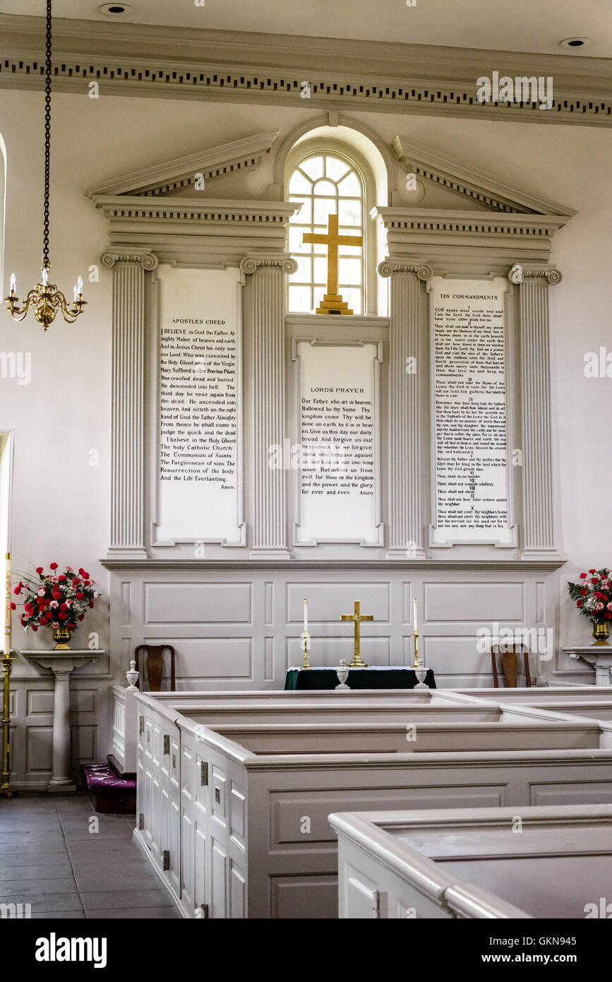 Episcopal interior landmark altar hi-res stock photography and images ...