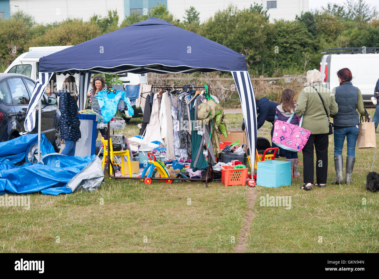 Car boot sale and clothes uk hi-res stock photography and images - Alamy