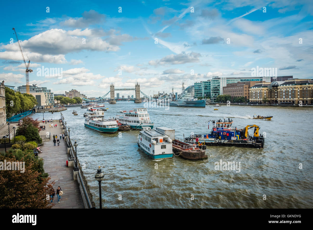 Tower bridge the pool of london hi-res stock photography and images - Alamy