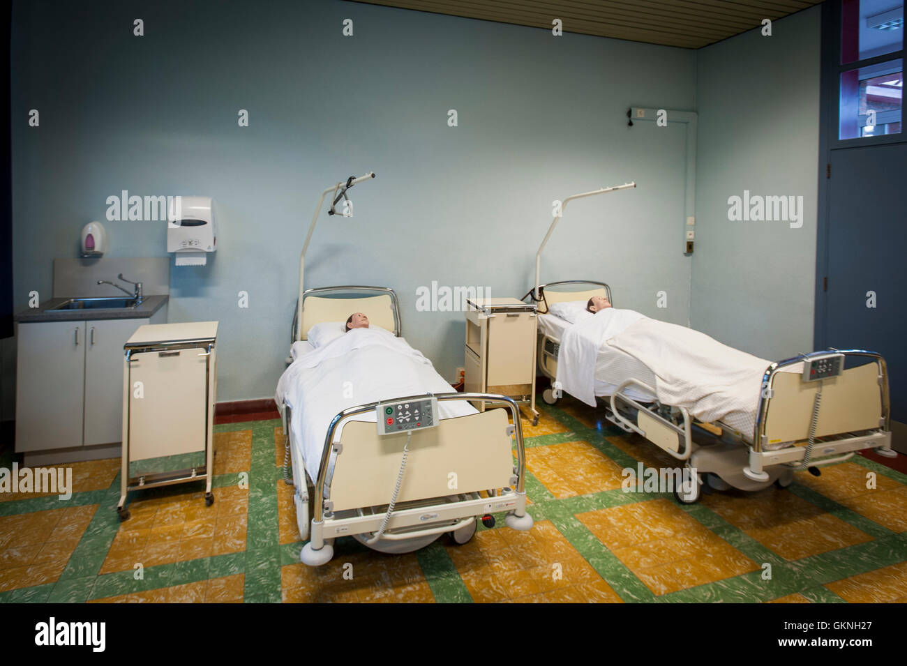 Nursing skills hi-res stock photography and images - Alamy