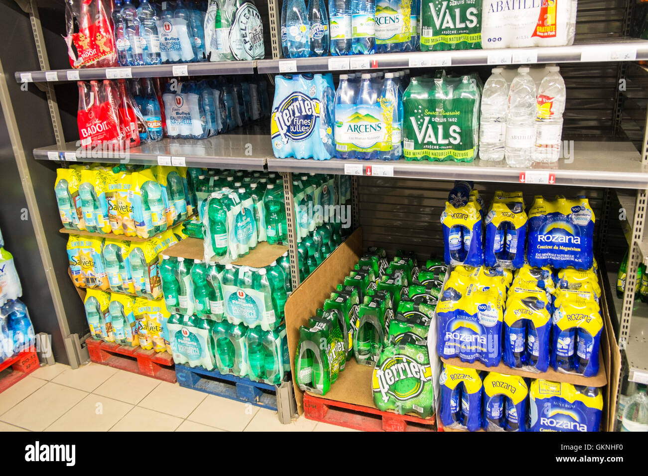 Bottled water supermarket shelf hi-res stock photography and images - Alamy