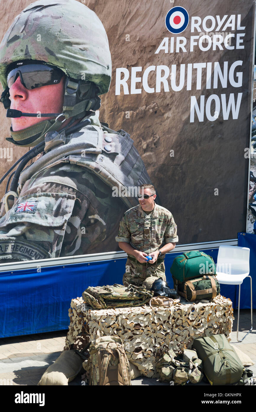 Air force recruiting hi-res stock photography and images - Alamy