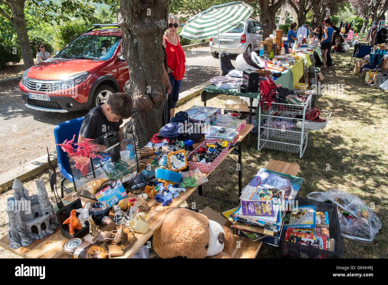 Car boot items hi-res stock photography and images - Alamy