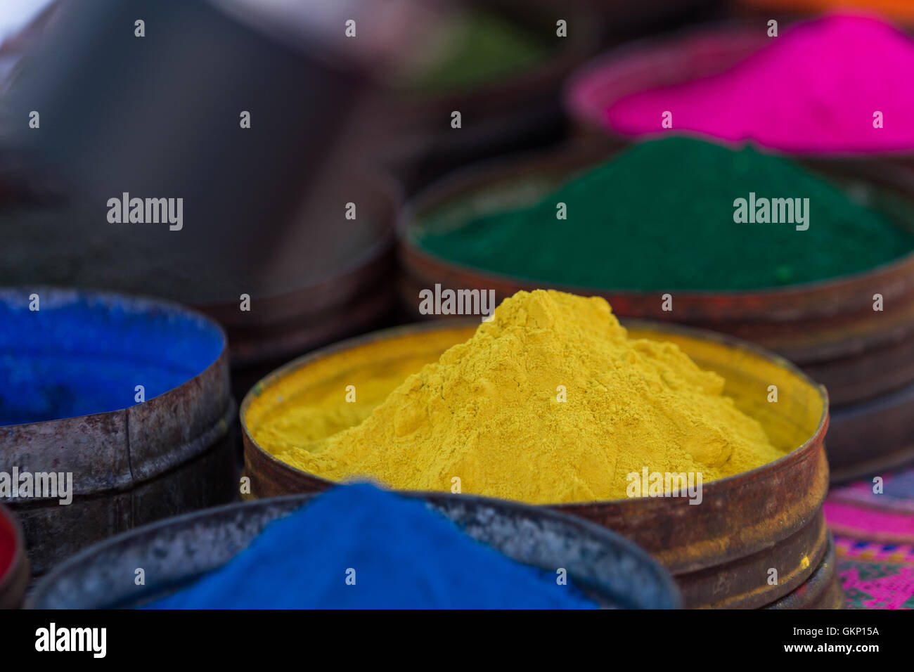 Peru market painting hi-res stock photography and images - Alamy