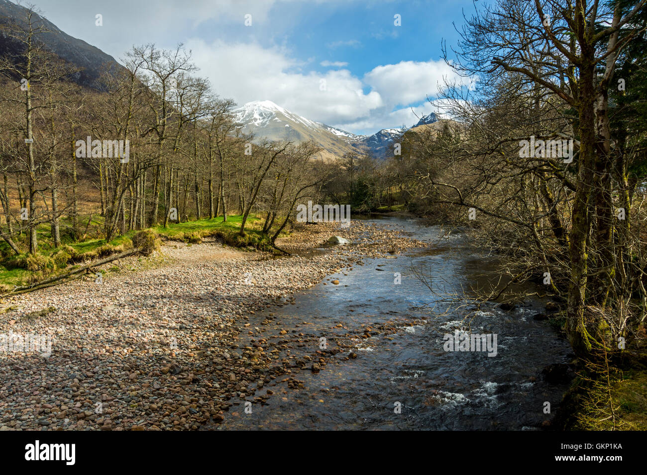 The Mamore mountain range and the river Nevis, Glen Nevis, near Fort ...