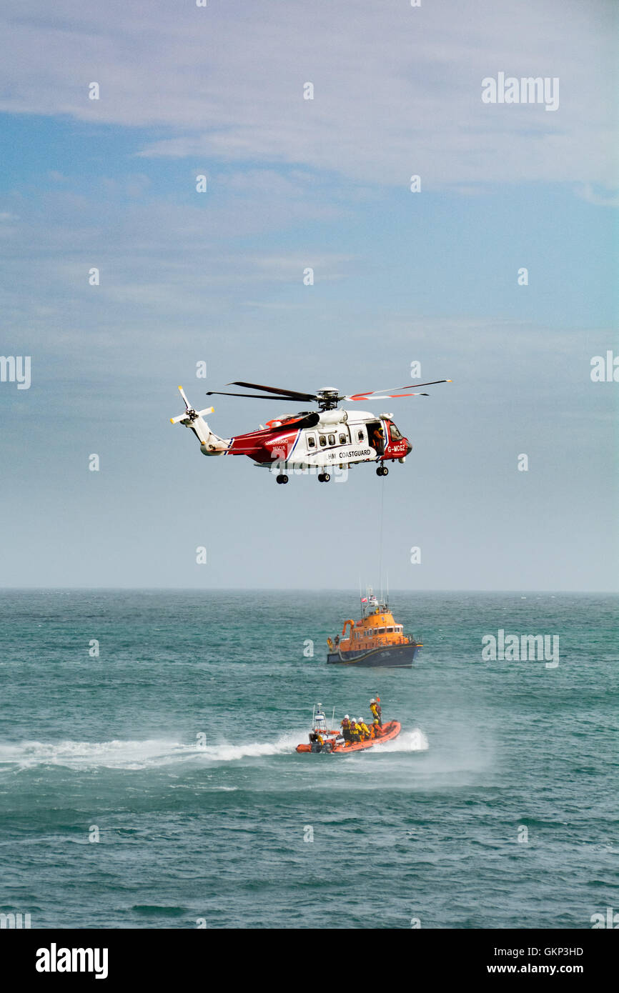 Mousehole, Cornwall, UK. 21st Aug, 2016. After a week of tragedies ...