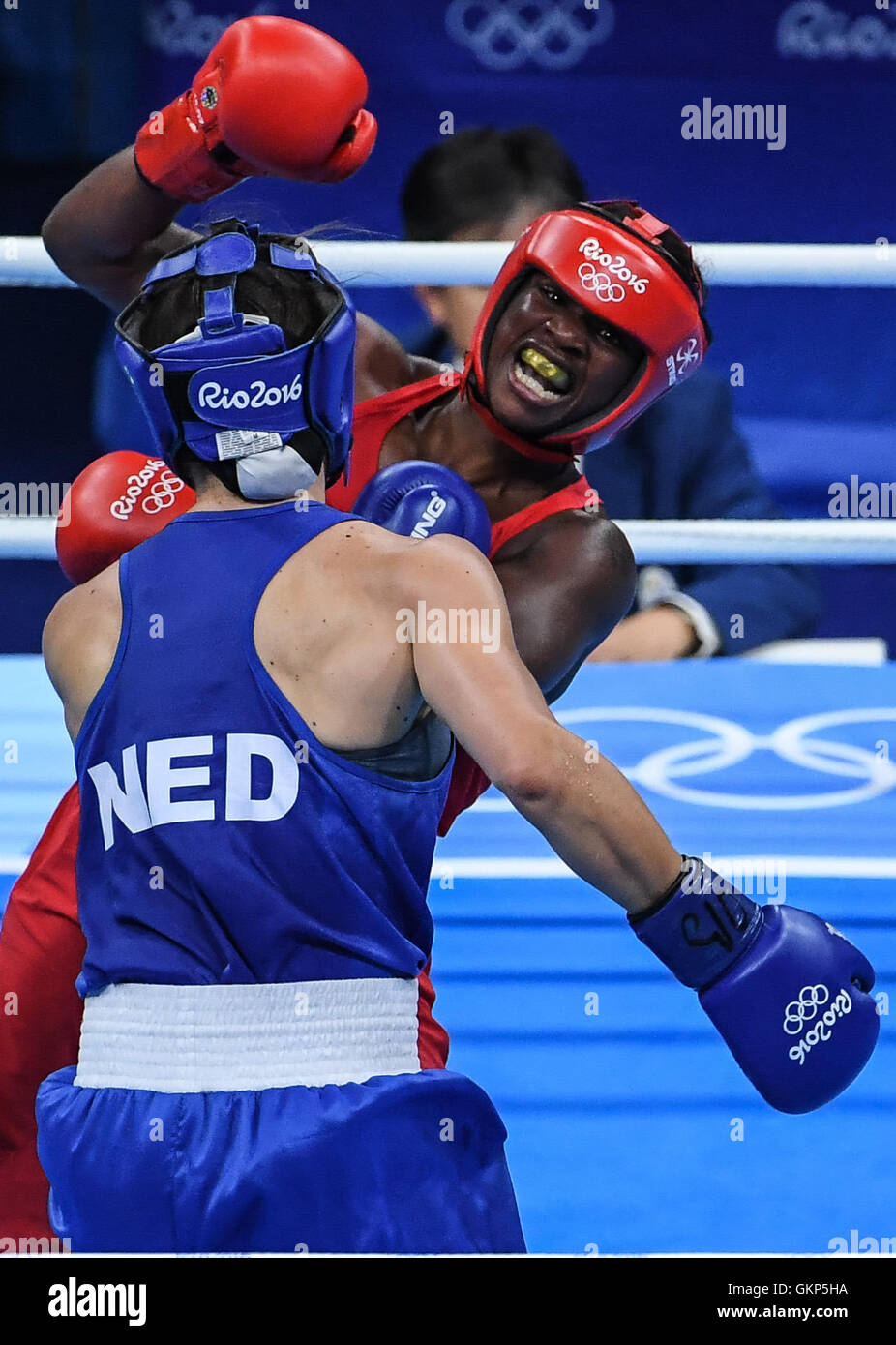 Rio De Janeiro, Brazil. 21st Aug, 2016. Claressa Maria Shields (R) of ...
