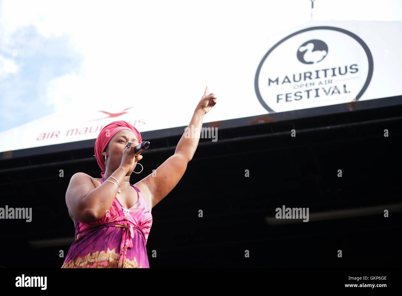 London, UK. 21st Aug, 2016. Linzy Bacbotte preforms live at the ...