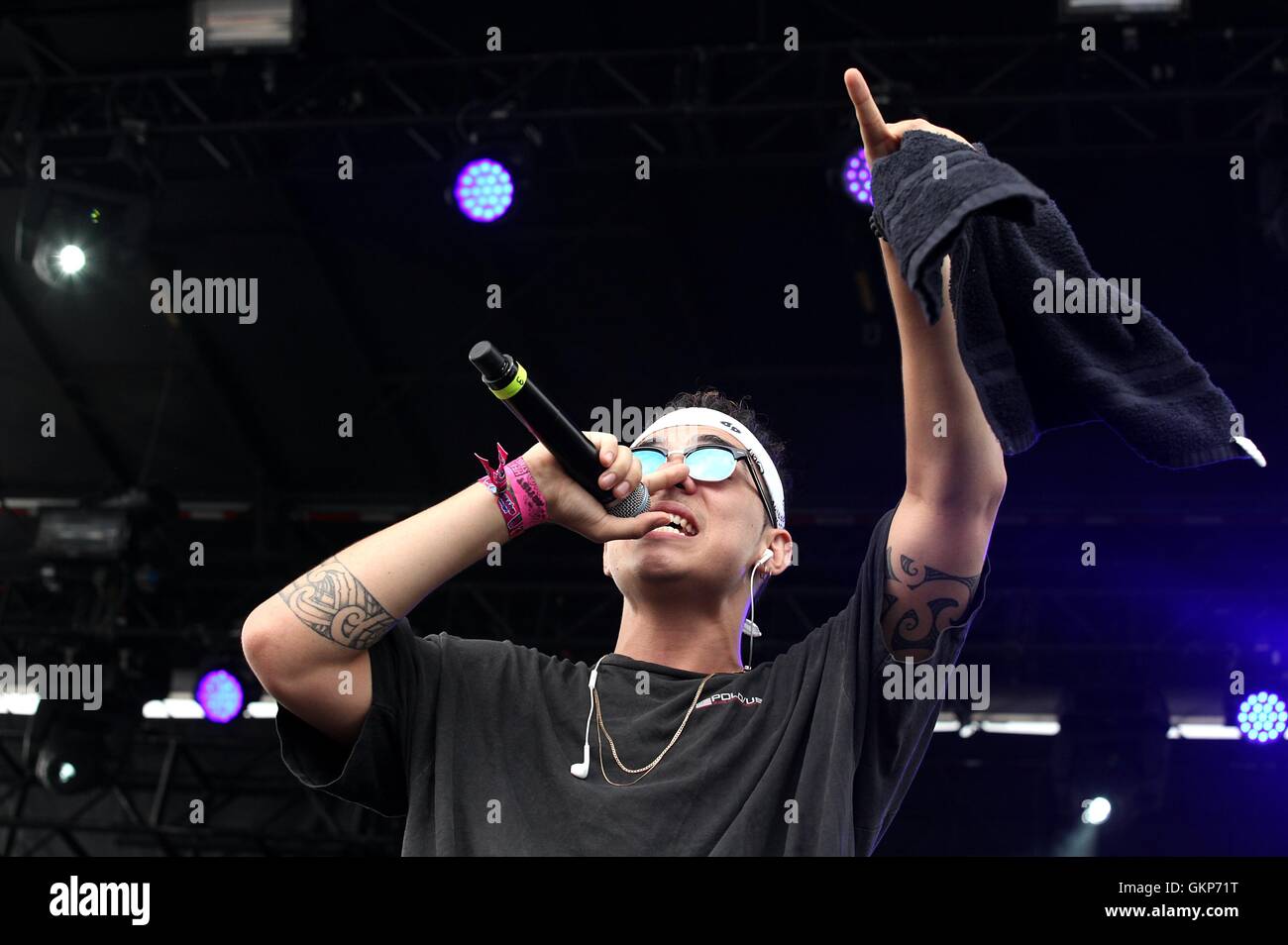 WANTAGH, NY - AUGUST 21: William Singe perfoming live at the 2016 ...