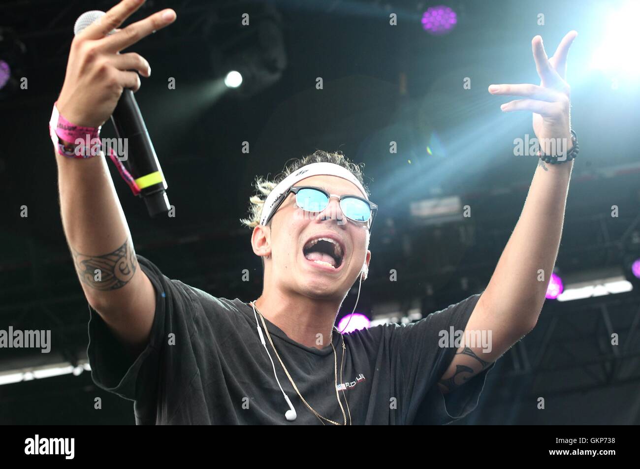 WANTAGH, NY - AUGUST 21: William Singe perfoming live at the 2016 ...